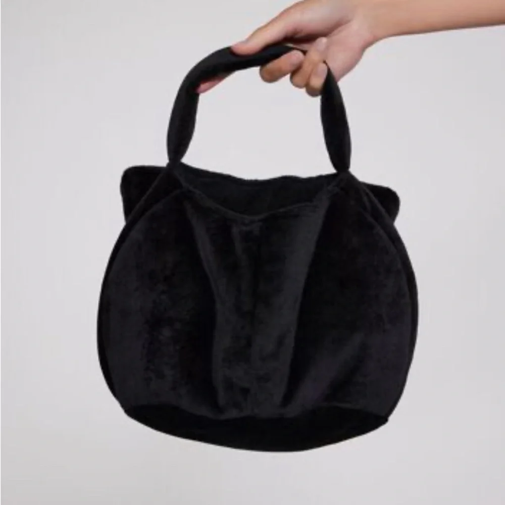 Forever 21 | Bags | Hello Kitty X Forever Twenty One Black Faux Fur ...